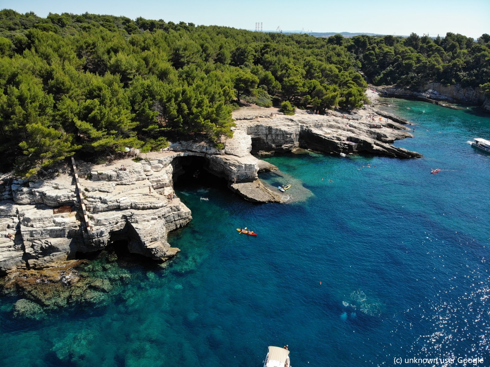 Kayak adventure Pula: tour of Seagull's Rocks and hidden coves